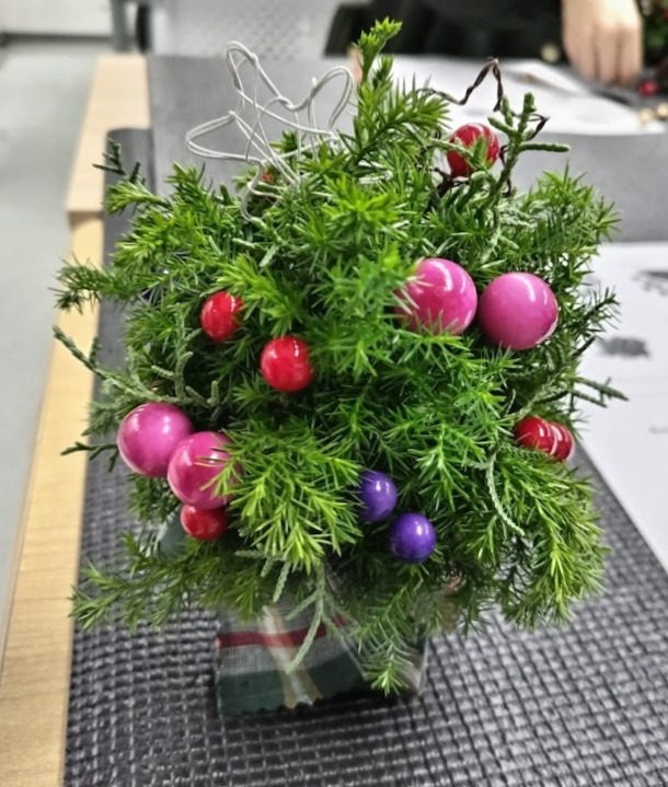 【開催報告】11月27日（木）「クリスマスミニ飾り作り」 - NPO法人NECST｜就労支援・就労定着支援｜千葉県市川市
